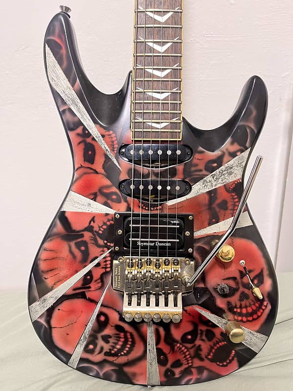 Samick Superstrat 80s - Custom Skull Graphics | Reverb España