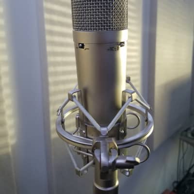 Neumann U87 Clone | Reverb