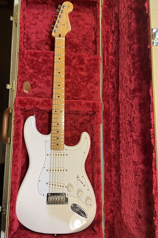 Fender Player Stratocaster With Hard Case | Reverb