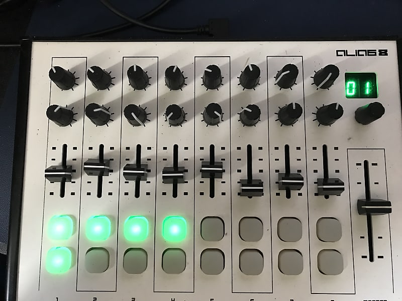 Livid Instruments Alias 8 White/Black Aluminium Case | Reverb