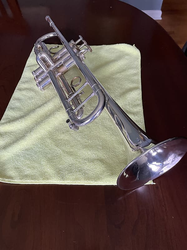 Getzen Eterna II 700 Circa 2001 - Silver | Reverb