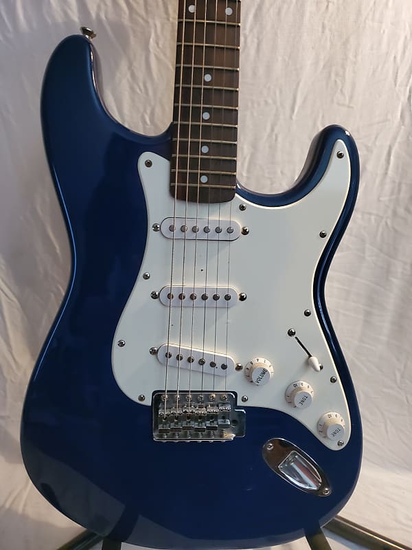 Fender Squier Affinity Series Stratocaster | Reverb
