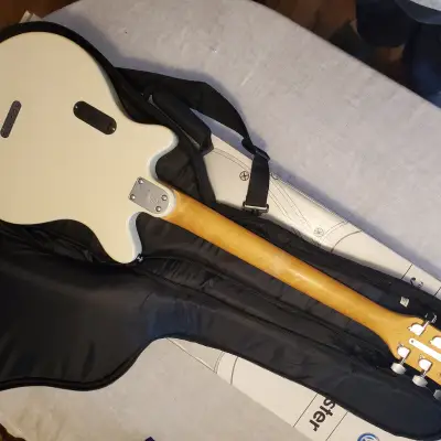 First Act VW Garage Master, White w/White Pearliod | Reverb