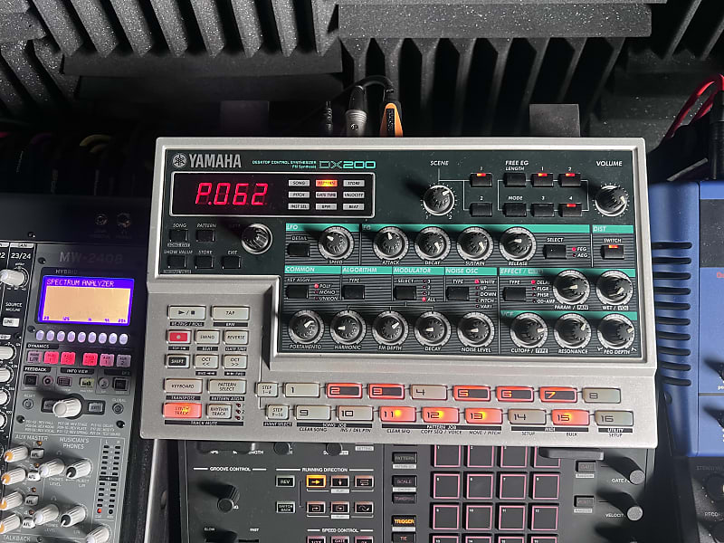 Yamaha DX200 Desktop Synthesizer/Groovebox | Reverb