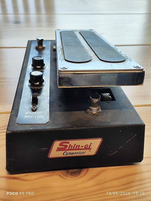 Shin-Ei 8TR FUZZ WHA 70 - NOIR | Reverb