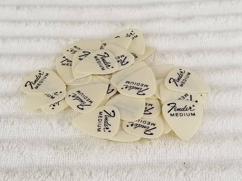 1960s 1970s Fender #351 Medium Picks - Pack of 5 - NOS | Reverb