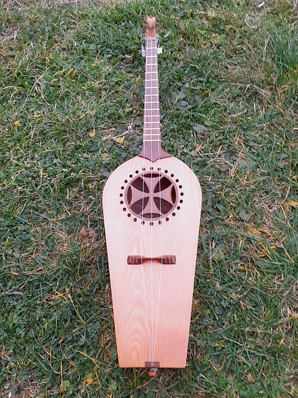 Georgian folk music instrument Panduri | String instrument | Reverb
