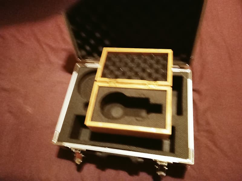 sE Electronics Titan Microphone Multi-Pattern Condenser | Reverb