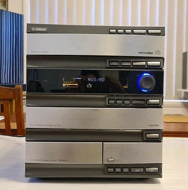 VINTAGE YAMAHA STEREO UNIT/TAPE/AUX/RADIO FM | Reverb Canada