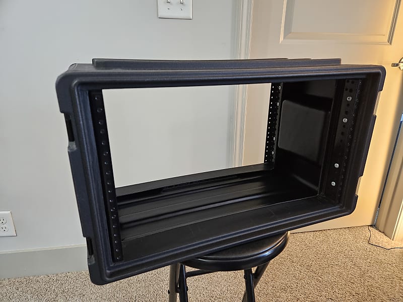 SKB 1SKB-R6S Roto-Molded Shallow 6U Rack Case 2020 | Reverb