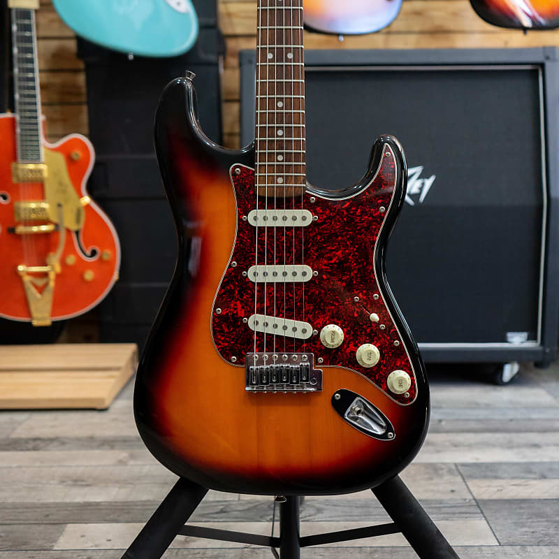 Squier Stratocaster SE Edition (Pre-Owned) | Reverb