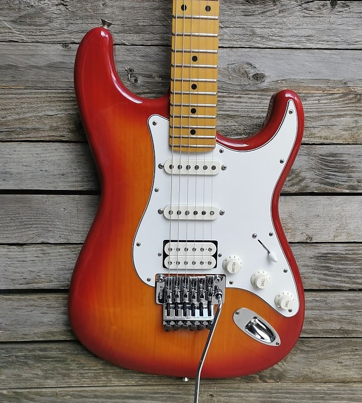 RIF 1017 Fender Japan STR FR ssh Cherry Burst Fender | Reverb UK