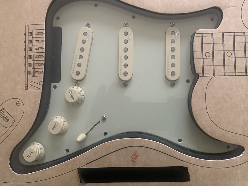 Fender Loaded prewired pick guard 2021 Mint green | Reverb