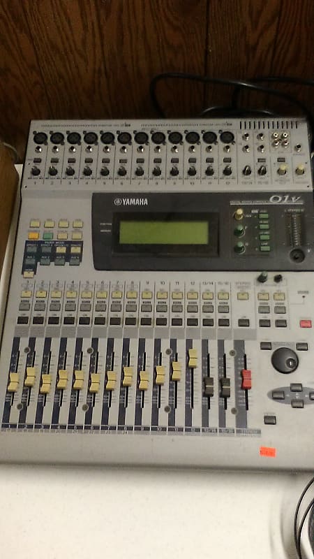Yamaha 01V 16 Channel Digital Mixing Console Grey | Reverb