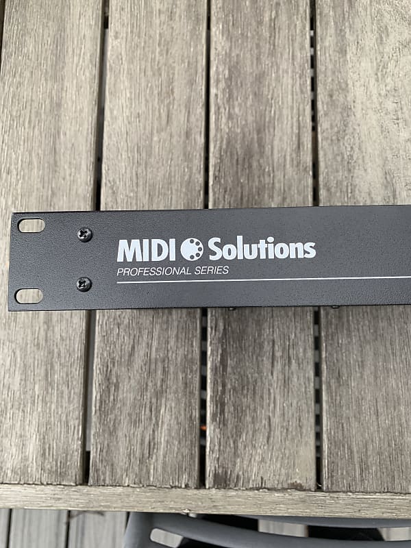 MIDI Solutions T8 1-input 8 Output MIDI Thru Box | Reverb