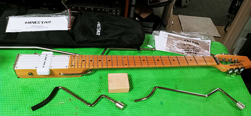 Ministar Ministar 2000s White | Reverb