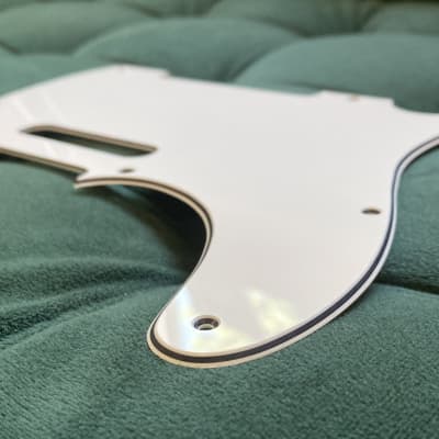 Left-Handed Fender Telecaster Pickguard - White | Reverb