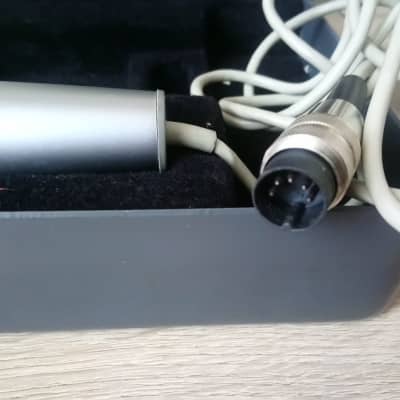 UHER M-942 dynamic microphone West Germany | Reverb