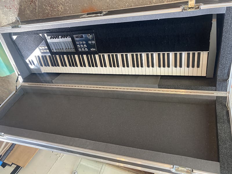 CME UF80 w/custom road case and breath controller input | Reverb