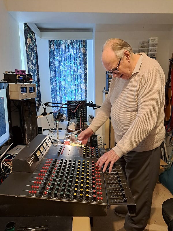 Alice Itam 10/4 1979? - Grey Black Metal | Reverb UK