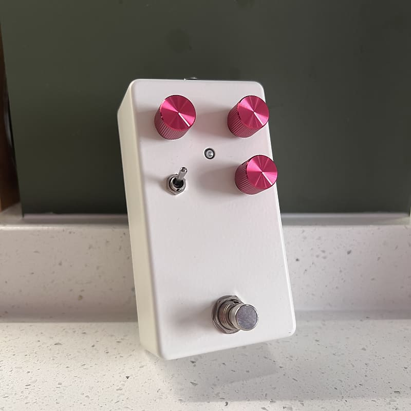 Audible Farm Devices Electra Distortion ala Speaker Cranker | Reverb