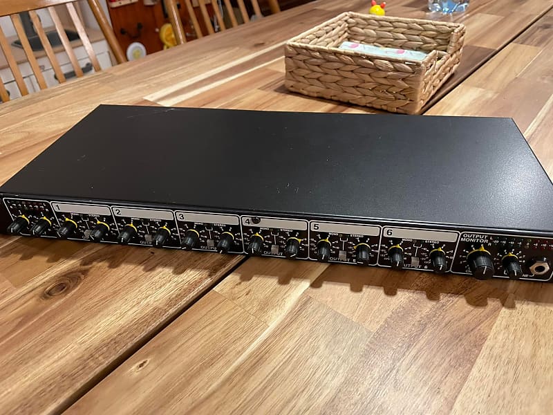 Drawmer DA6 Distribution Amplifier | Reverb