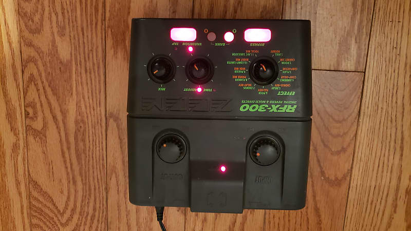 Zoom RFX-300 Digital Reverb & Multi Effects | Reverb