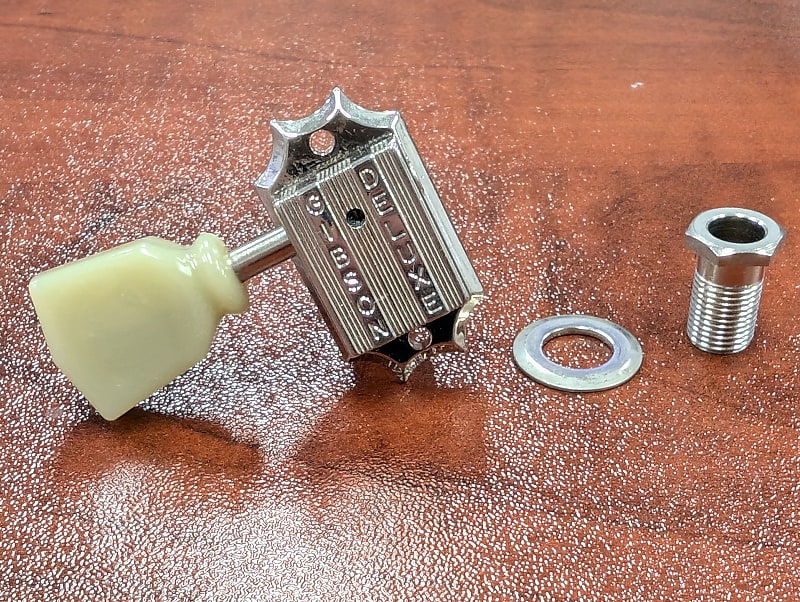 Treble side 1/3 Gibson Deluxe tuner 2004 - Nickel - Green key | Reverb