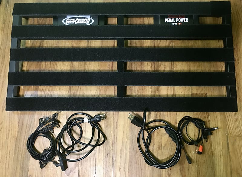 Pedaltrain PRO Pedal Board, 5 Rails, 32”x16” With Power | Reverb