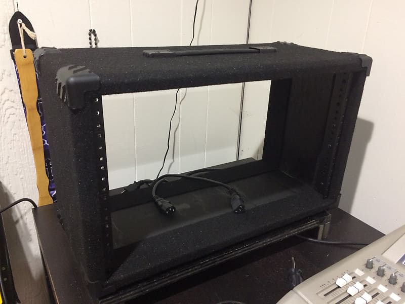 Custom Audio Studio Rack 6U MINT/MUST SEE 2020 BLACK/CARPET | Reverb