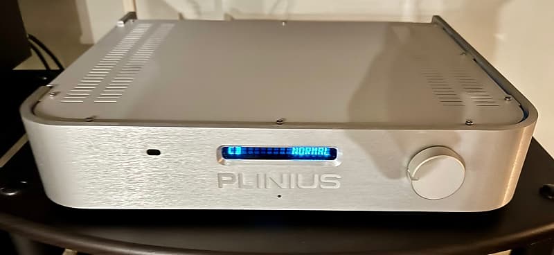 Plinius M8 Preamplifier with Remote. Silver. - Silver | Reverb