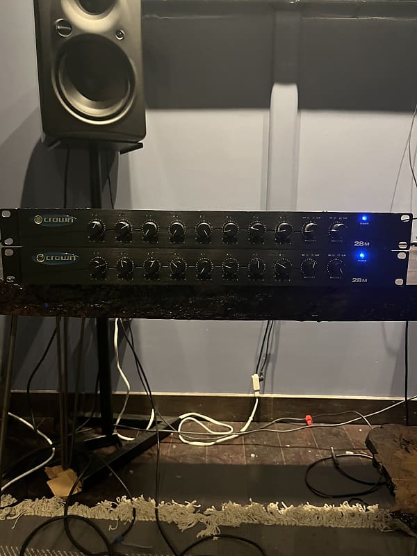 Crown Audio 28m Black (PAIR) | Reverb