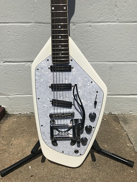 Eko Ghost VI White | Reverb