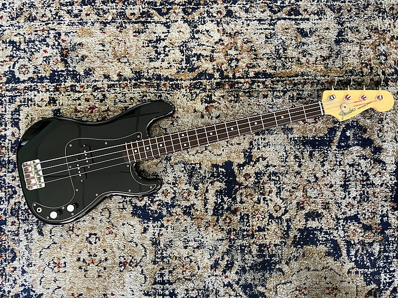 Fender Precision Bass 32" Medium Scale w/OHSC Black | Reverb