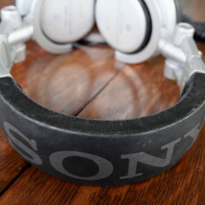 Sony MDR V700 Headphones - Rare DJ Classic | Reverb