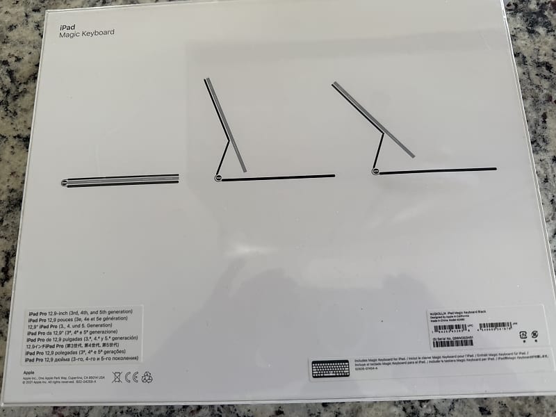 Apple Magic Keyboard 2024 - Silver and Black | Reverb