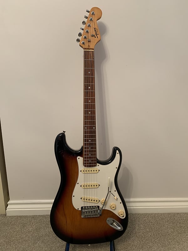 Squier SE Stratocaster 2000's - Sunburst | Reverb