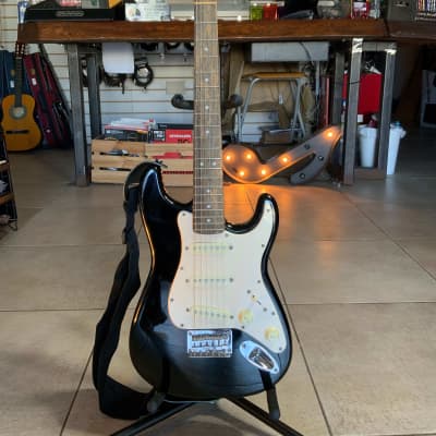 Fender Squier Mini Stratocaster 3/4 Scale - Black | Reverb