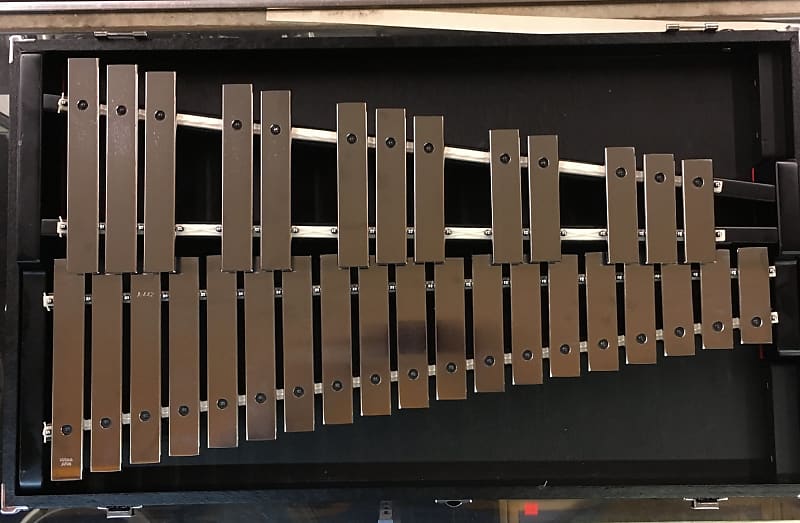 USED Yamaha YG-1210 2 1/2 Octave Concert Bells Standard | Reverb