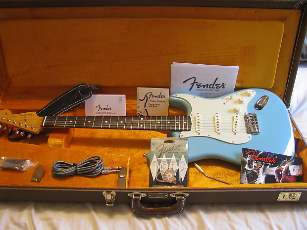 Fender '62 American Vintage Reissue Strat Nitro AVRI | Reverb UK