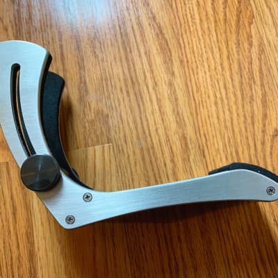 Performaxe Electric Guitar Leg Rest - Brushed Aluminum. | Reverb