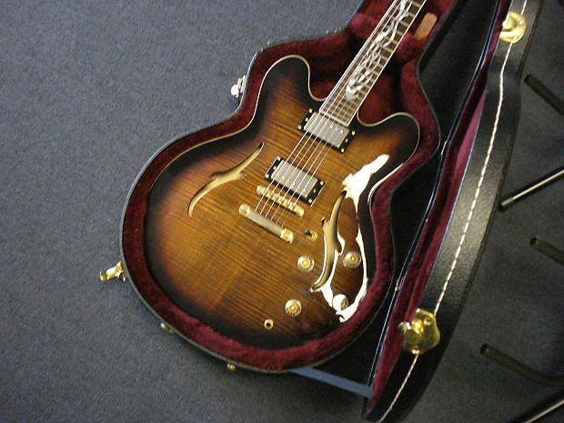 Michael Kelly 335 with hardshell case | Reverb