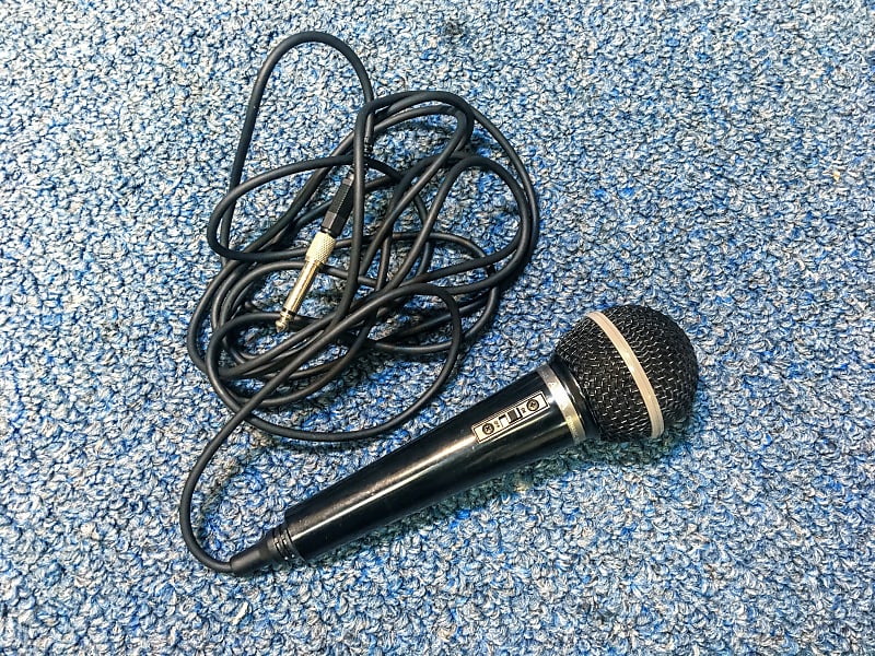 AIWA DM-H33 Dynamic Microphone with built in 10ft. cable | Reverb
