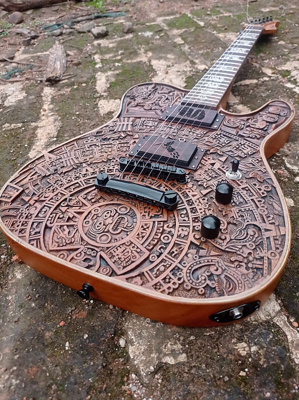 Javara Guitars Custom Hand-Carved Aztec Electric | Reverb España