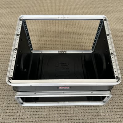 Gator Cases GRC-8x2 Slant-Top Console Rack Case; 8U Top, 2U | Reverb