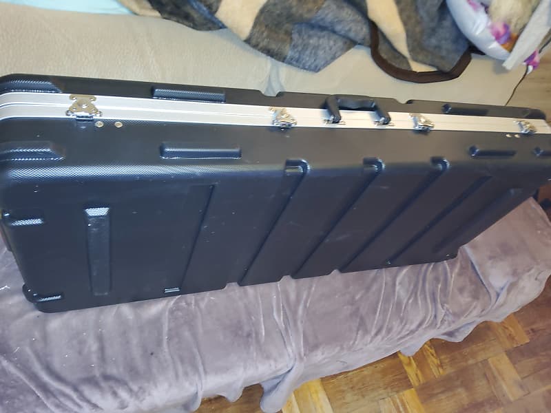 Crossrock Flight case for keyboard 61 keys 2024 - Hard | Reverb