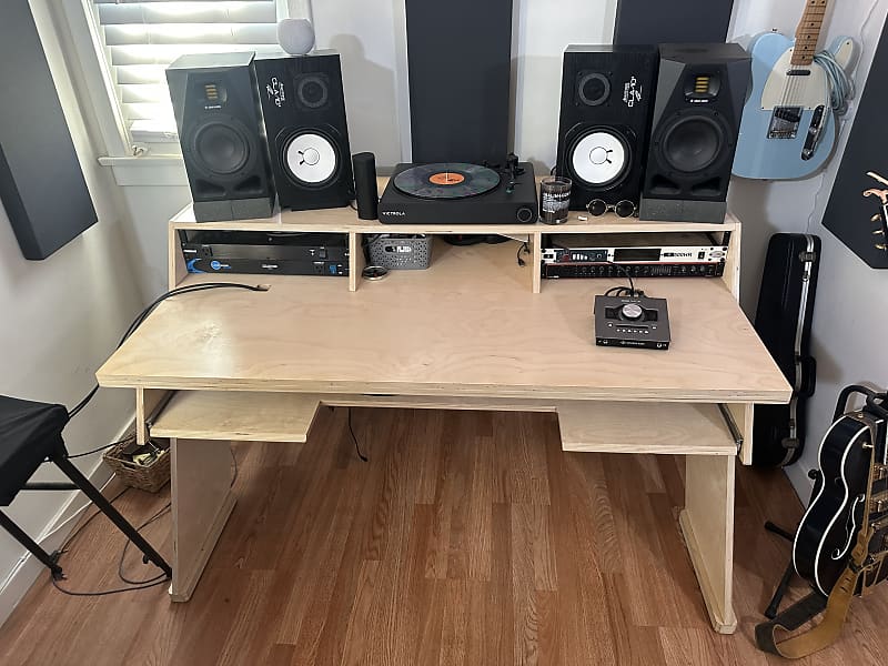 Output Platform Desk 2022 - Natural Finish | Reverb