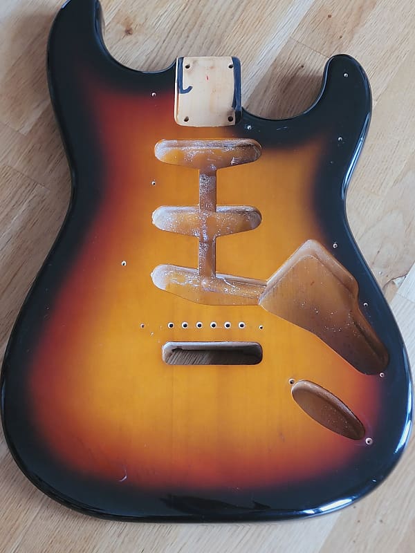 1993 Fender Japan Stratocaster alder body 3TS sunburst | from | Reverb