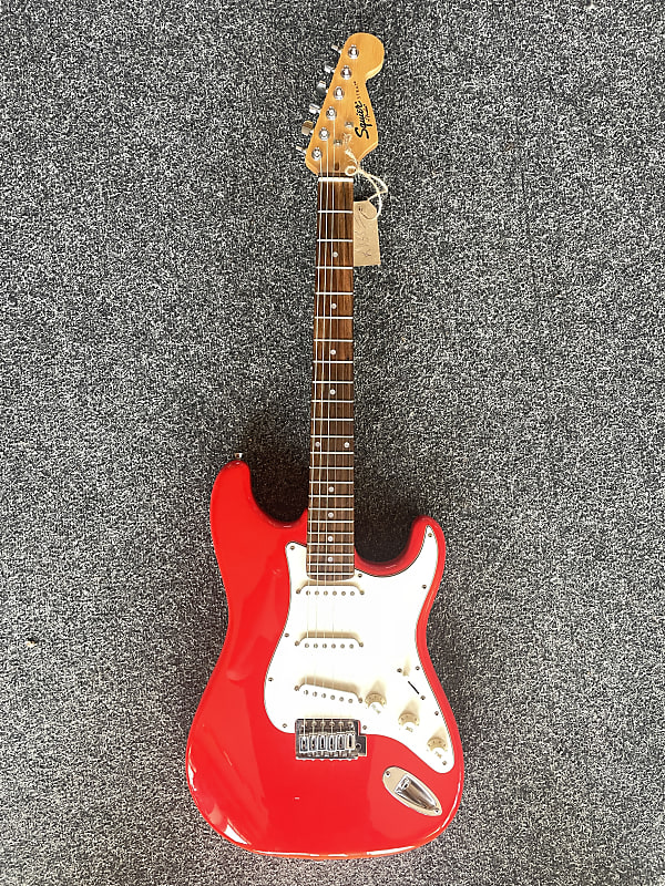 Squier Affinity Strat 2000’s - Bright Red | Reverb UK