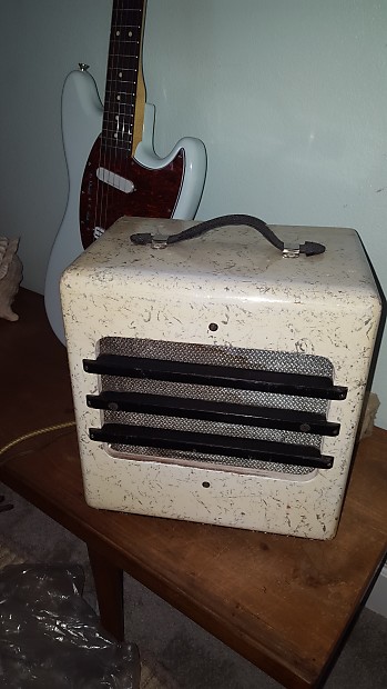 Regal 200 Vintage guitar amp. 20watts! Very Rare! sounds | Reverb